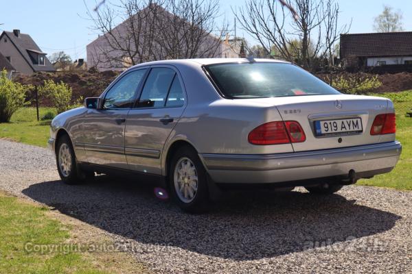Mercedes-Benz E-Class 1998 in Tallinn, with an engine capacity of 2.20 L and mileage of 273 thousand km for 5000 €, photo 3 on AUTOMOTO.COM.LV