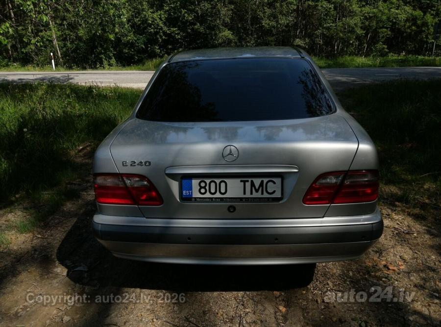Mercedes-Benz E-Class 2001 in Tallinn, with an engine capacity of 2.60 L and mileage of 95 thousand km for 4499 €, photo 15 on AUTOMOTO.COM.LV