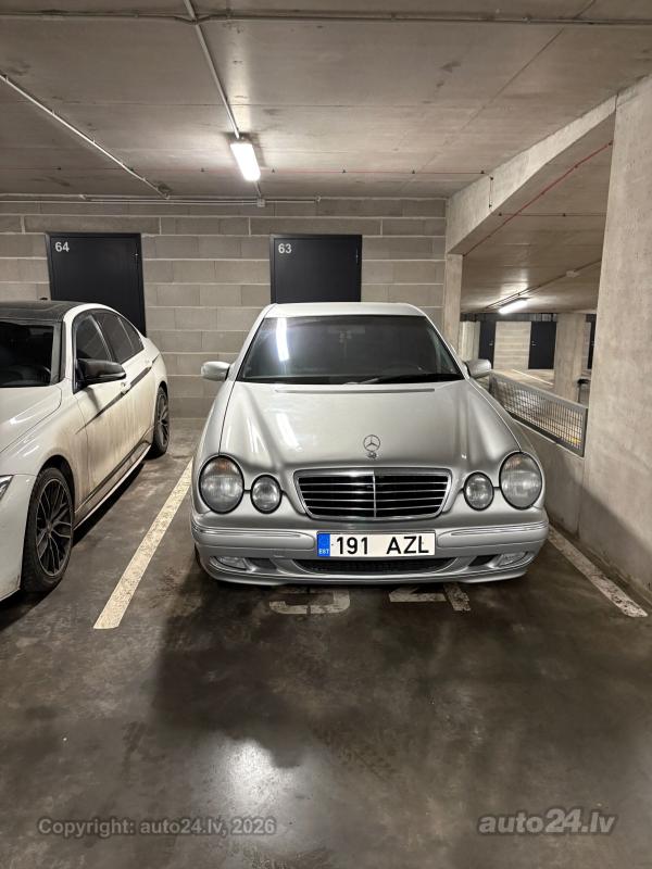 Mercedes-Benz E-Class 2001 Tallina, ar dzinēja tilpumu 2.70 L un nobraukumu 330 tūkst. km par 5990 €, foto 9 vietnē AUTOMOTO.COM.LV