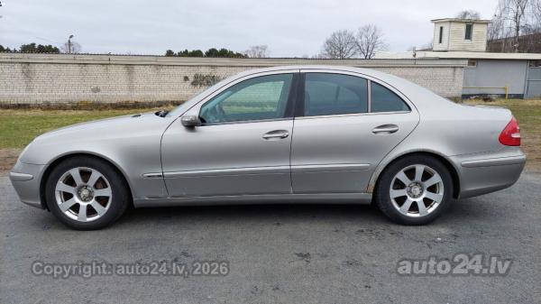 Mercedes-Benz E-Class 2003 Tallina, ar dzinēja tilpumu 3.20 L un nobraukumu 274 tūkst. km par 1200 €, foto 1 vietnē AUTOMOTO.COM.LV