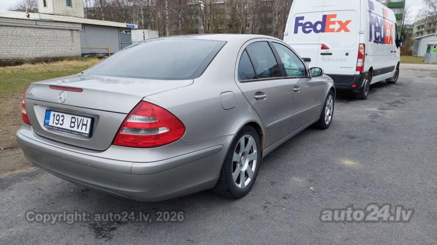 Mercedes-Benz E-Class 2003 Tallina, ar dzinēja tilpumu 3.20 L un nobraukumu 274 tūkst. km par 1200 €, foto 10 vietnē AUTOMOTO.COM.LV