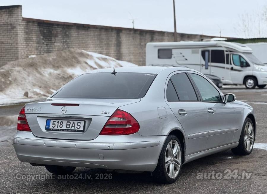 Mercedes-Benz E-Class 2003 Narva, ar dzinēja tilpumu 3.20 L un nobraukumu 428 tūkst. km par 1890 €, foto 5 vietnē AUTOMOTO.COM.LV