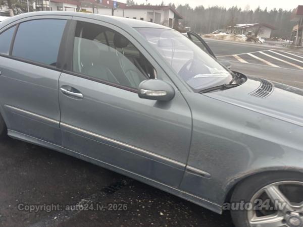 Мерседес Е-Класс 2004 в Таллин, объемом двигателя 5.00 л и пробегом 3880 тыс. км за 1500 €, фото 9 на AUTOMOTO.COM.LV