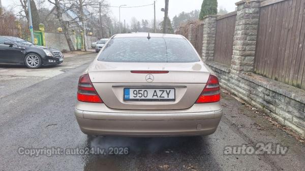 Mercedes-Benz E-Class 2004 in Tallinn, with an engine capacity of 2.10 L and mileage of 323 thousand km for 1800 €, photo 4 on AUTOMOTO.COM.LV