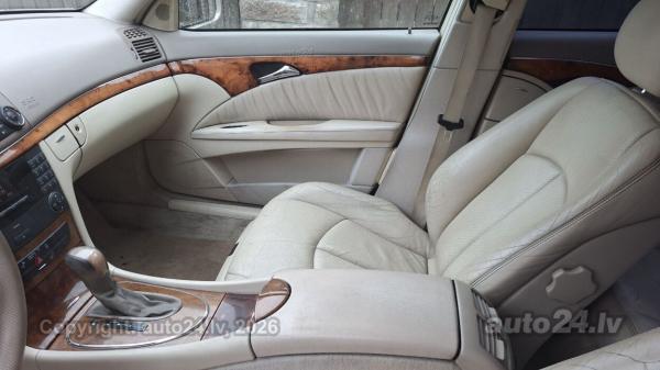 Mercedes-Benz E-Class 2004 in Tallinn, with an engine capacity of 2.10 L and mileage of 323 thousand km for 1800 €, photo 11 on AUTOMOTO.COM.LV