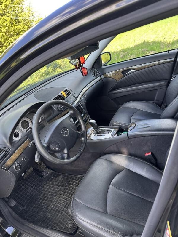 Mercedes-Benz E-Class 2004 in Vilnius, with an engine capacity of 3.20 L and mileage of 304 thousand km for 2700 €, photo 7 on AUTOMOTO.COM.LV