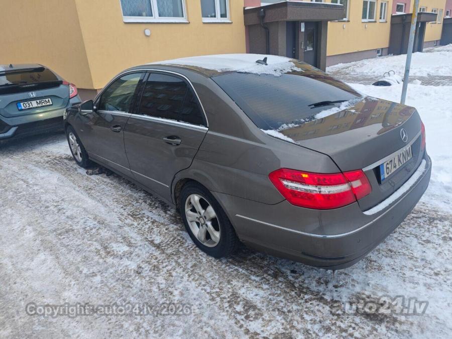 Mercedes-Benz E-Class 2010 Tallina, ar dzinēja tilpumu 2.10 L un nobraukumu 0 tūkst. km par 9500 €, foto 4 vietnē AUTOMOTO.COM.LV