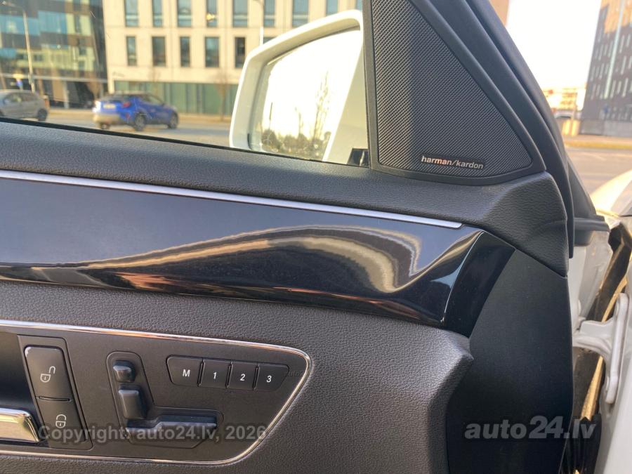 Mercedes-Benz E-Class 2011 in Tallinn, with an engine capacity of 3.00 L and mileage of 229 thousand km for 9890 €, photo 12 on AUTOMOTO.COM.LV