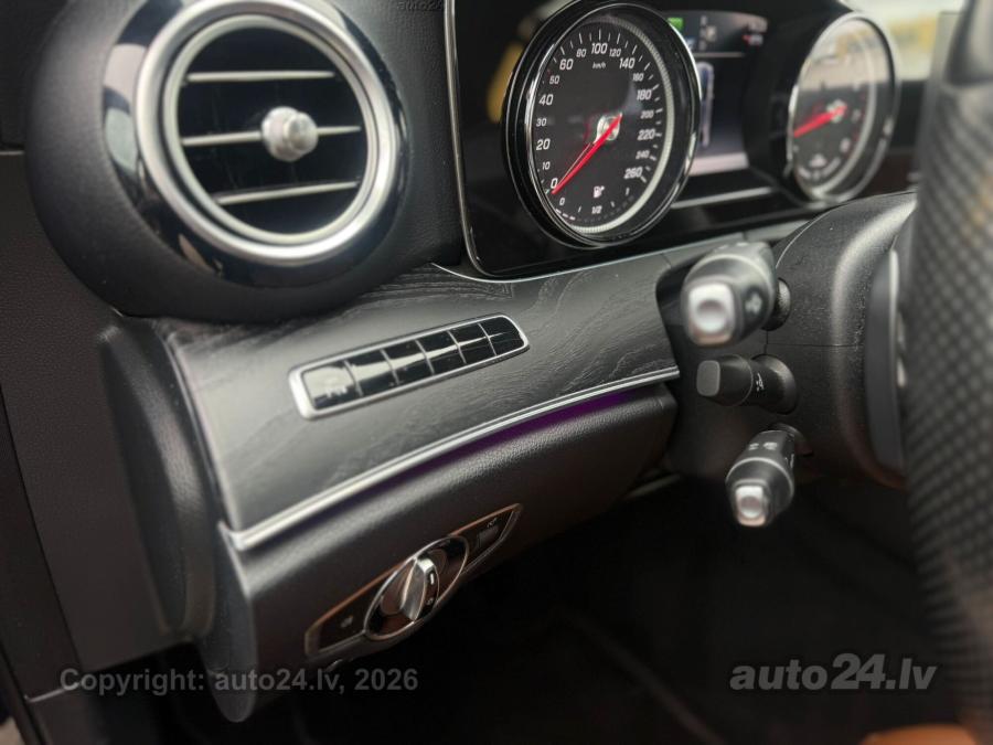 Mercedes-Benz E-Class 2016 in Tallinn, with an engine capacity of 2.00 L and mileage of 160 thousand km for 18990 €, photo 15 on AUTOMOTO.COM.LV