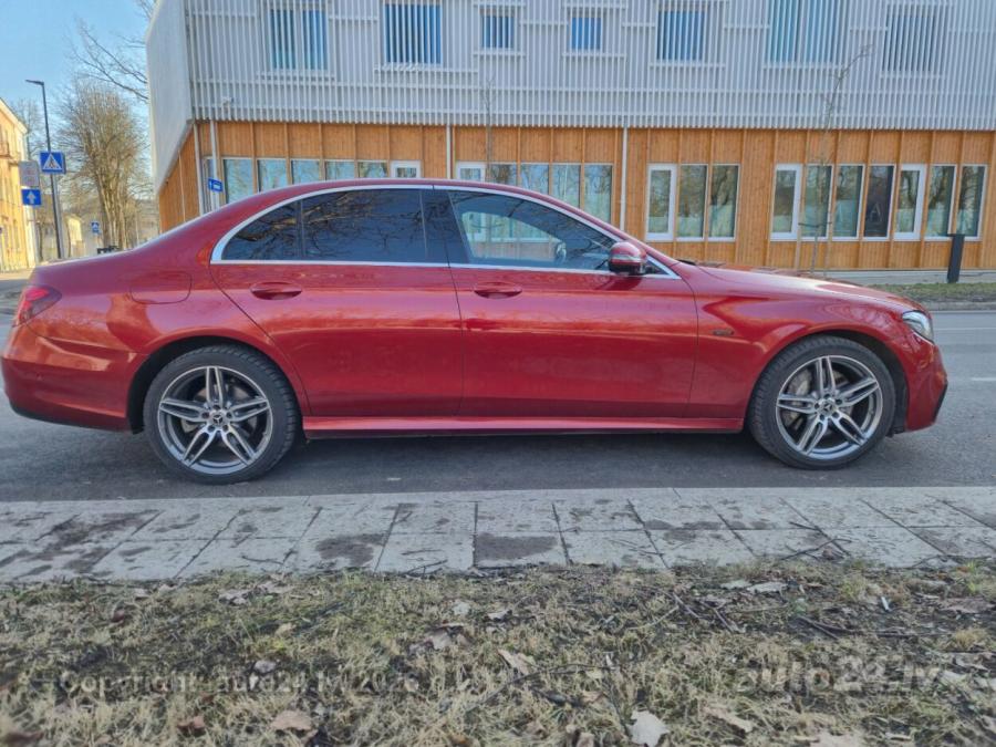 Mercedes-Benz E-Class 2020 in Tallinn, with an engine capacity of 2.00 L and mileage of 164 thousand km for 26990 €, photo 7 on AUTOMOTO.COM.LV