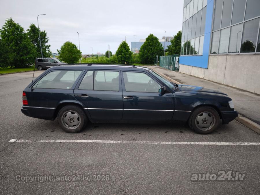 Mercedes-Benz E-Class 1995 Tallina, ar dzinēja tilpumu 3.00 L un nobraukumu 323 tūkst. km par 5200 €, foto 4 vietnē AUTOMOTO.COM.LV