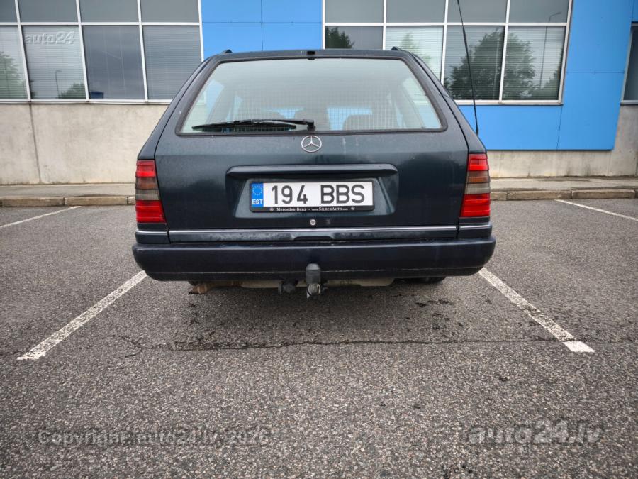 Mercedes-Benz E-Class 1995 Tallina, ar dzinēja tilpumu 3.00 L un nobraukumu 323 tūkst. km par 5200 €, foto 5 vietnē AUTOMOTO.COM.LV