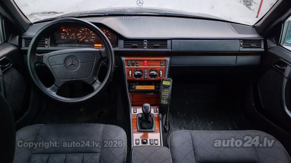 Mercedes-Benz E-Class 1995 Tallina, ar dzinēja tilpumu 3.00 L un nobraukumu 323 tūkst. km par 5200 €, foto 6 vietnē AUTOMOTO.COM.LV