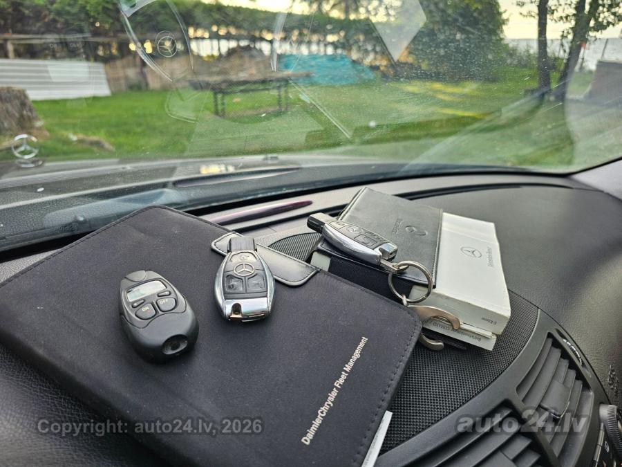 Mercedes-Benz E-Class 2007 in Tallinn, with an engine capacity of 3.20 L and mileage of 395 thousand km for 3488 €, photo 19 on AUTOMOTO.COM.LV