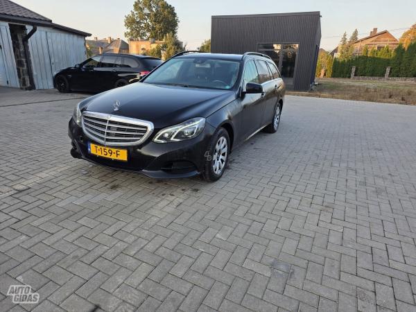 Мерседес Е-Класс 2015 в Вильнюс на AUTOMOTO.COM.LV Мерседес Е-Класс 2015 в Вильнюс, объемом двигателя 2.20 л и пробегом 267 тыс. км за 5000 €, фото 1 на AUTOMOTO.COM.LV