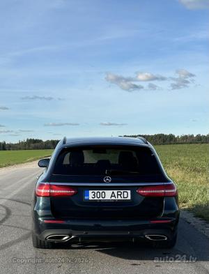 Mercedes-Benz E-Class 2017 Tartu, ar dzinēja tilpumu 3.50 L un nobraukumu 241 tūkst. km par 23900 €, foto 3 vietnē AUTOMOTO.COM.LV