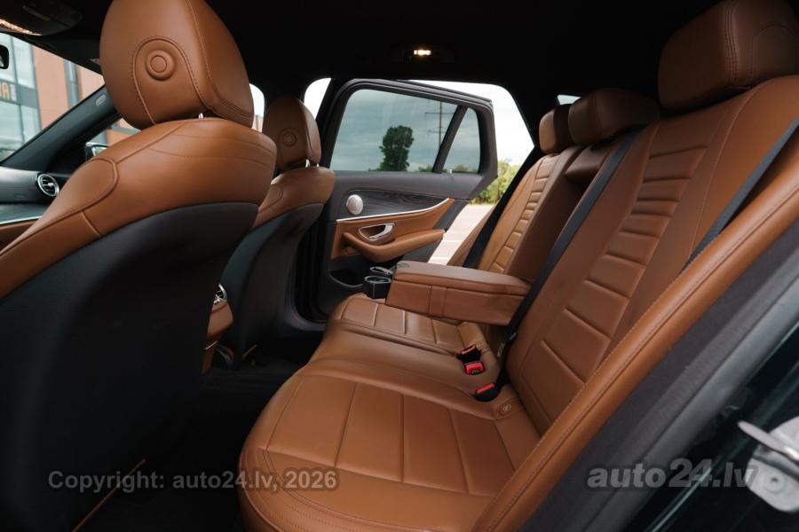 Mercedes-Benz E-Class 2017 in Tartu, with an engine capacity of 3.50 L and mileage of 243 thousand km for 21490 €, photo 18 on AUTOMOTO.COM.LV