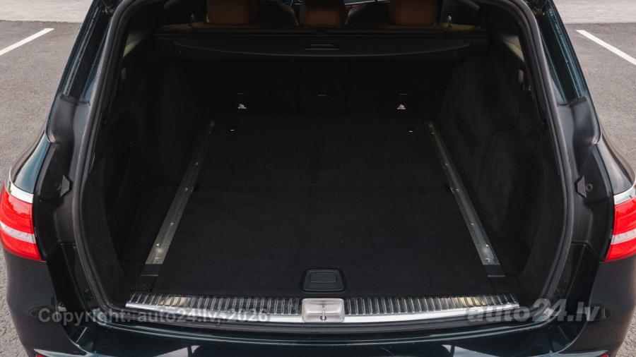Mercedes-Benz E-Class 2017 in Tartu, with an engine capacity of 3.50 L and mileage of 243 thousand km for 21490 €, photo 21 on AUTOMOTO.COM.LV