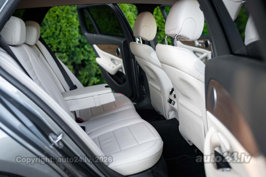 Mercedes-Benz E-Class 2017 Tallina, ar dzinēja tilpumu 3.00 L un nobraukumu 178 tūkst. km par 26500 €, foto 19 vietnē AUTOMOTO.COM.LV