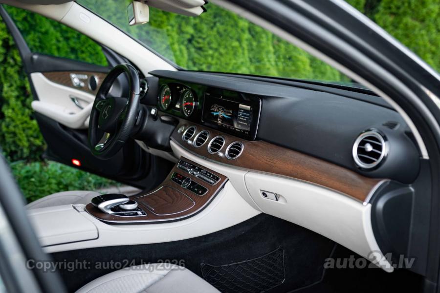 Mercedes-Benz E-Class 2017 Tallina, ar dzinēja tilpumu 3.00 L un nobraukumu 178 tūkst. km par 26500 €, foto 26 vietnē AUTOMOTO.COM.LV
