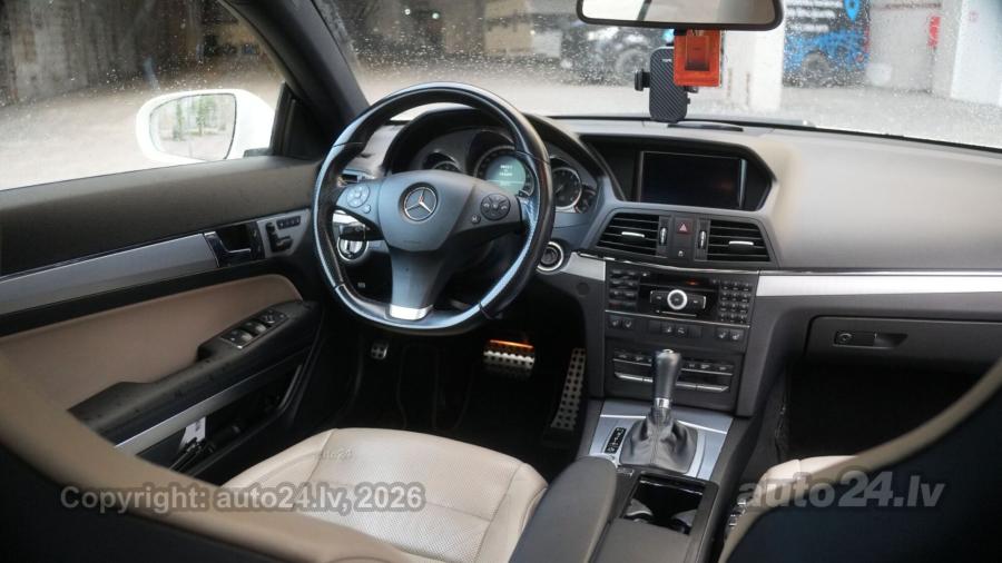 White Mercedes-Benz E-Class 2009 in Tallinn, with an engine capacity of 3.50 L and mileage of 144 thousand km for 13000 €, photo 11 on AUTOMOTO.COM.LV