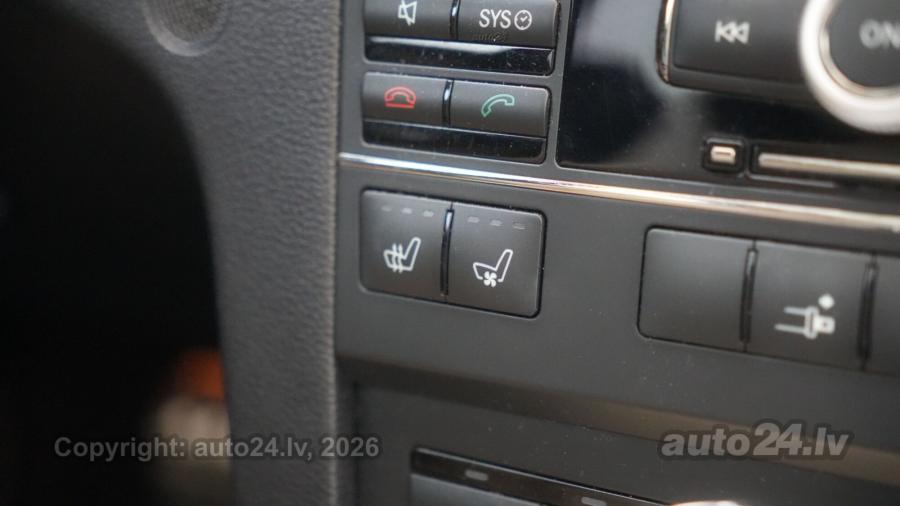 White Mercedes-Benz E-Class 2009 in Tallinn, with an engine capacity of 3.50 L and mileage of 144 thousand km for 13000 €, photo 15 on AUTOMOTO.COM.LV