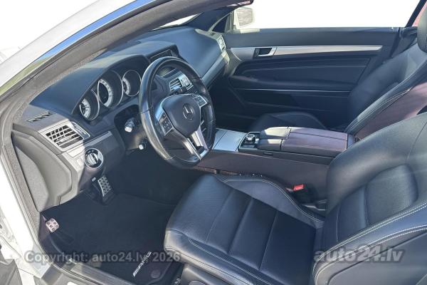 White Mercedes-Benz E-Class 2017 in Parnu, with an engine capacity of 2.00 L and mileage of 80 thousand km for 19900 €, photo 9 on AUTOMOTO.COM.LV