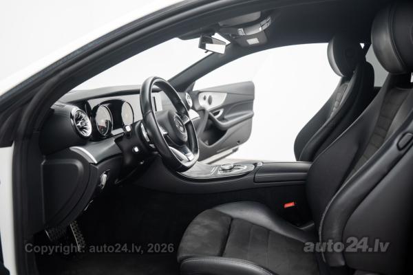 White Mercedes-Benz E-Class 2018 in Tallinn, with an engine capacity of 2.00 L and mileage of 162 thousand km for 24999 €, photo 8 on AUTOMOTO.COM.LV