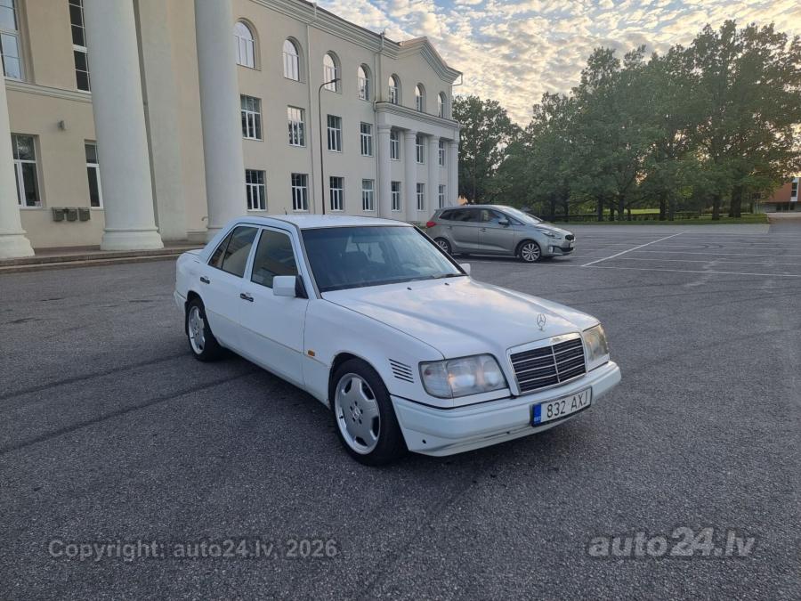 Balts Mercedes-Benz E-Class 1991 Tallina, ar dzinēja tilpumu 3.00 L un nobraukumu 479 tūkst. km par 3999 €, foto 1 vietnē AUTOMOTO.COM.LV