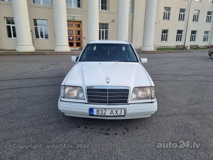Balts Mercedes-Benz E-Class 1991 Tallina, ar dzinēja tilpumu 3.00 L un nobraukumu 479 tūkst. km par 3999 €, foto 3 vietnē AUTOMOTO.COM.LV