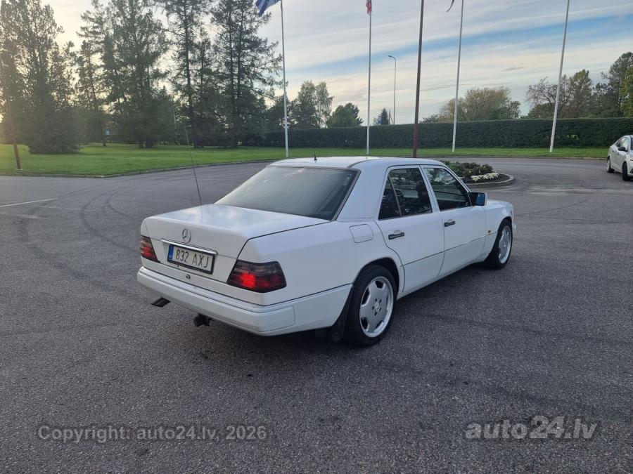 Balts Mercedes-Benz E-Class 1991 Tallina, ar dzinēja tilpumu 3.00 L un nobraukumu 479 tūkst. km par 3999 €, foto 8 vietnē AUTOMOTO.COM.LV