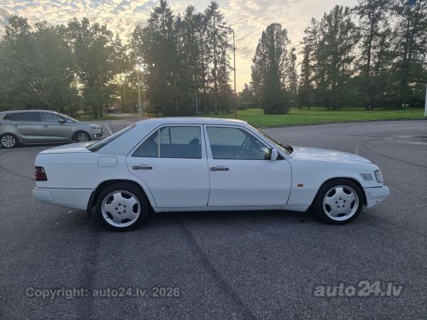 Balts Mercedes-Benz E-Class 1991 Tallina, ar dzinēja tilpumu 3.00 L un nobraukumu 479 tūkst. km par 3999 €, foto 8 vietnē AUTOMOTO.COM.LV