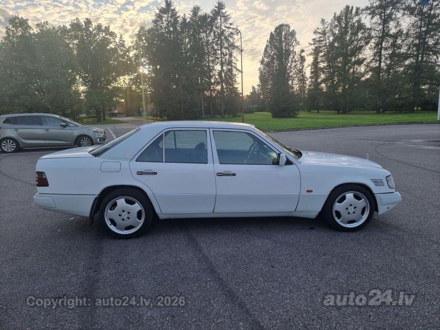 Balts Mercedes-Benz E-Class 1991 Tallina, ar dzinēja tilpumu 3.00 L un nobraukumu 479 tūkst. km par 3999 €, foto 9 vietnē AUTOMOTO.COM.LV
