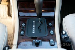 Balts Mercedes-Benz E-Class 1995 Tallina, ar dzinēja tilpumu 2.20 L un nobraukumu 178 tūkst. km par 4375 €, foto 9 vietnē AUTOMOTO.COM.LV