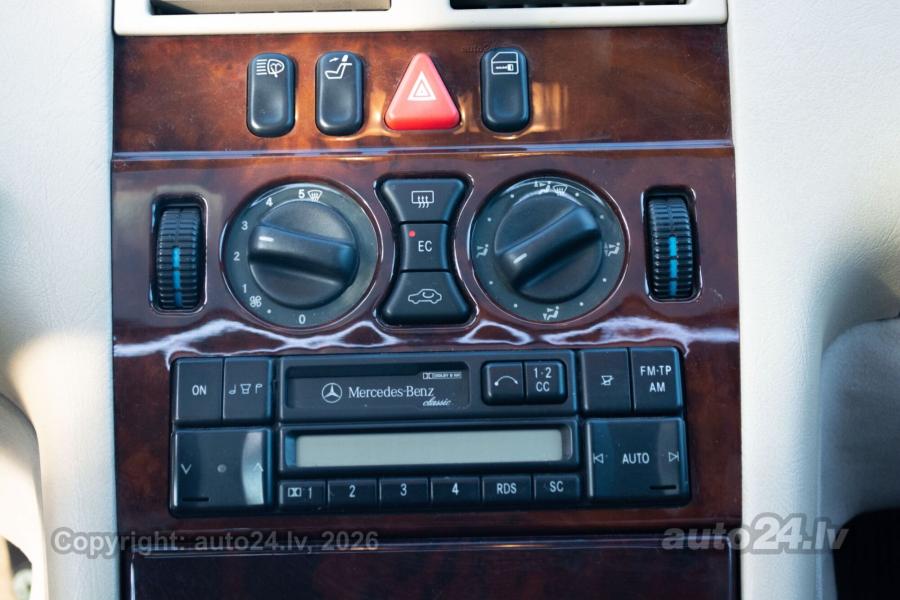 Balts Mercedes-Benz E-Class 1995 Tallina, ar dzinēja tilpumu 2.20 L un nobraukumu 178 tūkst. km par 4375 €, foto 10 vietnē AUTOMOTO.COM.LV