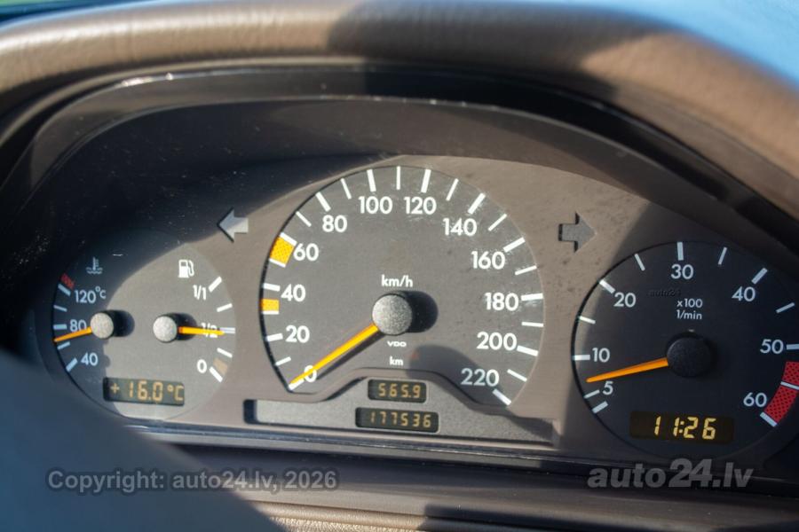 Balts Mercedes-Benz E-Class 1995 Tallina, ar dzinēja tilpumu 2.20 L un nobraukumu 178 tūkst. km par 4375 €, foto 16 vietnē AUTOMOTO.COM.LV