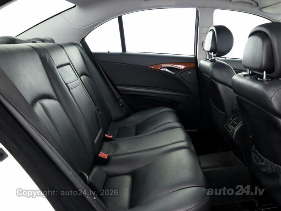 Balts Mercedes-Benz E-Class 2008 Tallina, ar dzinēja tilpumu 1.80 L un nobraukumu 324 tūkst. km par 2299 €, foto 7 vietnē AUTOMOTO.COM.LV