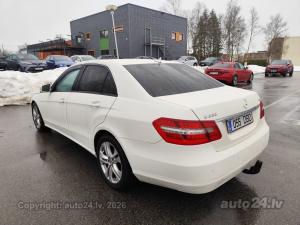 Balts Mercedes-Benz E-Class 2009 Tallina, ar dzinēja tilpumu 2.20 L un nobraukumu 302 tūkst. km par 5790 €, foto 5 vietnē AUTOMOTO.COM.LV