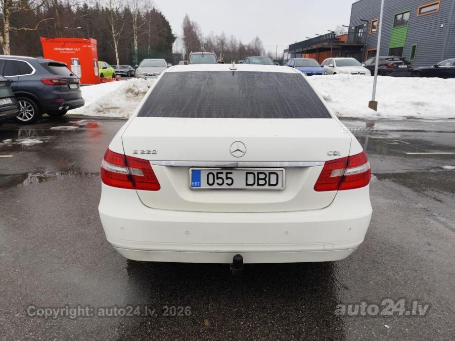 Balts Mercedes-Benz E-Class 2009 Tallina, ar dzinēja tilpumu 2.20 L un nobraukumu 302 tūkst. km par 5790 €, foto 6 vietnē AUTOMOTO.COM.LV
