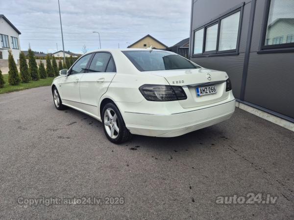 Balts Mercedes-Benz E-Class 2010 Pērnava, ar dzinēja tilpumu 2.10 L un nobraukumu 0 tūkst. km par 3999 €, foto 5 vietnē AUTOMOTO.COM.LV