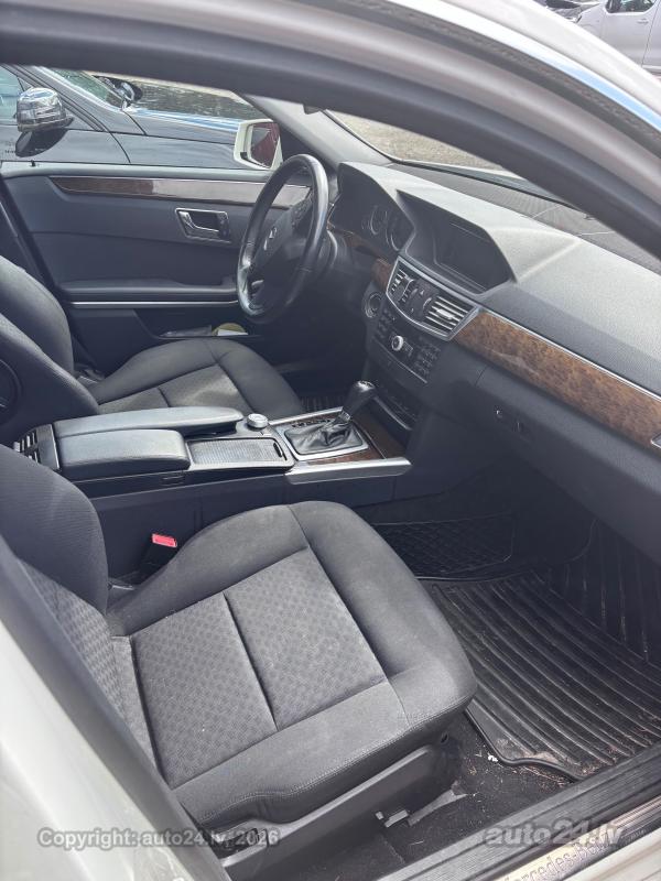 White Mercedes-Benz E-Class 2010 in Tallinn, with an engine capacity of 2.10 L and mileage of 256 thousand km for 3500 €, photo 5 on AUTOMOTO.COM.LV