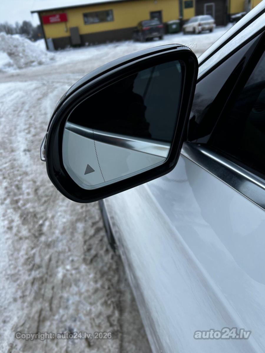 White Mercedes-Benz E-Class 2016 in Tartu, with an engine capacity of 2.00 L and mileage of 155 thousand km for 26700 €, photo 4 on AUTOMOTO.COM.LV