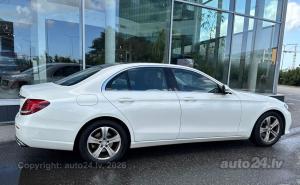 Balts Mercedes-Benz E-Class 2016 Tallina, ar dzinēja tilpumu 2.00 L un nobraukumu 180 tūkst. km par 18000 €, foto 4 vietnē AUTOMOTO.COM.LV