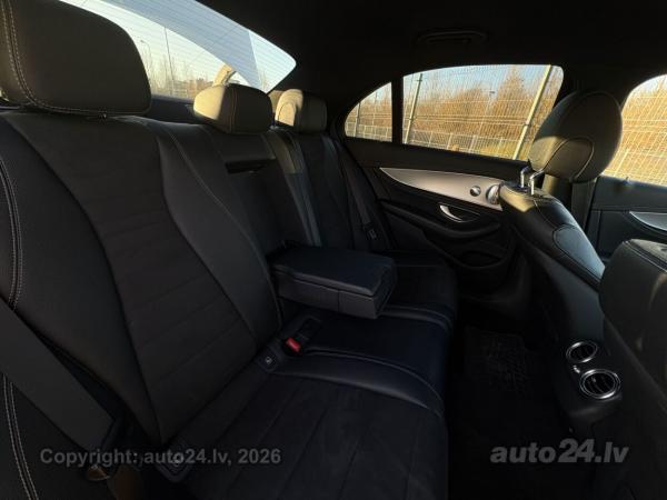 White Mercedes-Benz E-Class 2016 in Tallinn, with an engine capacity of 2.00 L and mileage of 243 thousand km for 23900 €, photo 8 on AUTOMOTO.COM.LV