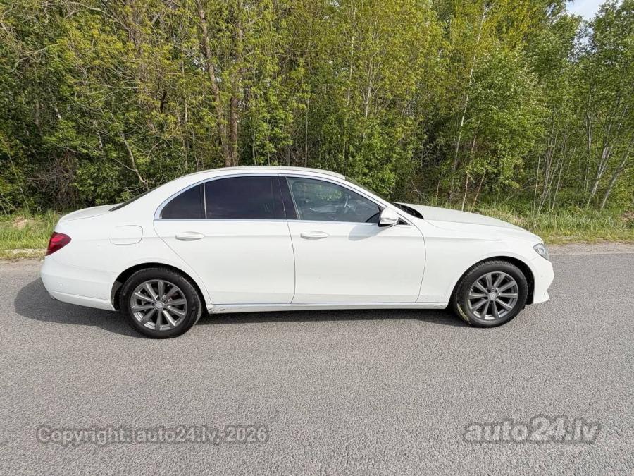 White Mercedes-Benz E-Class 2016 in Tallinn, with an engine capacity of 2.00 L and mileage of 211 thousand km for 18500 €, photo 3 on AUTOMOTO.COM.LV