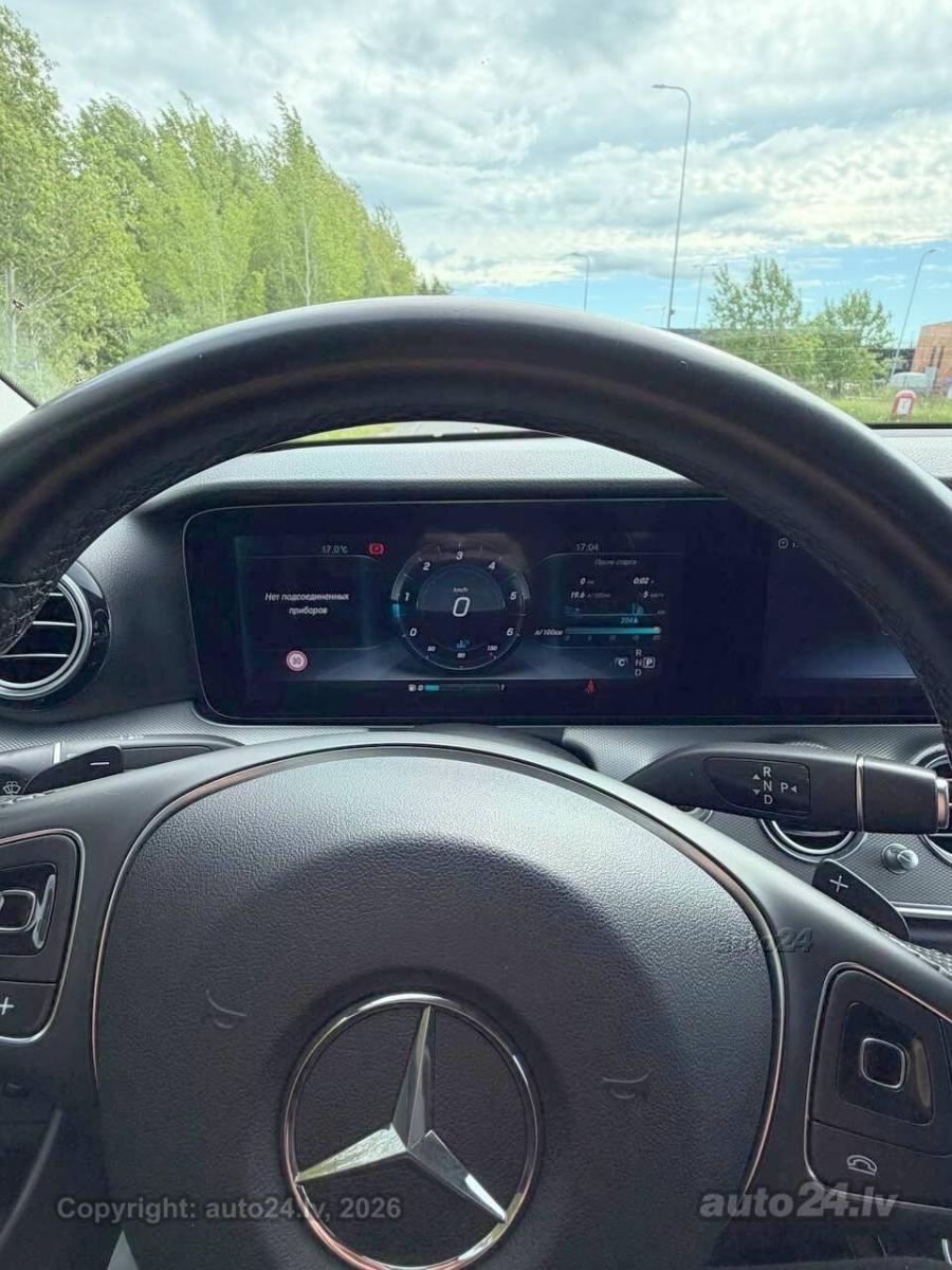 White Mercedes-Benz E-Class 2016 in Tallinn, with an engine capacity of 2.00 L and mileage of 211 thousand km for 18500 €, photo 7 on AUTOMOTO.COM.LV
