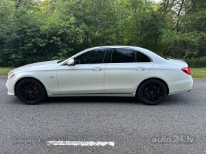 Balts Mercedes-Benz E-Class 2016 Pērnava, ar dzinēja tilpumu 2.00 L un nobraukumu 258 tūkst. km par 17900 €, foto 3 vietnē AUTOMOTO.COM.LV