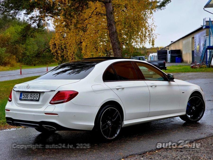 White Mercedes-Benz E-Class 2017 in Tallinn, with an engine capacity of 2.00 L and mileage of 271 thousand km for 16990 €, photo 4 on AUTOMOTO.COM.LV