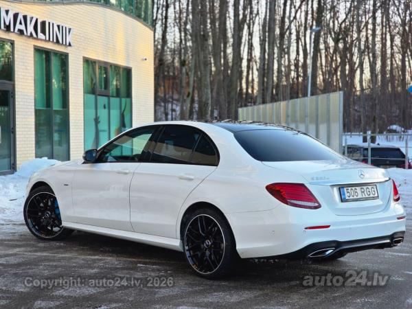 Balts Mercedes-Benz E-Class 2017 Tallina, ar dzinēja tilpumu 2.00 L un nobraukumu 269 tūkst. km par 15990 €, foto 4 vietnē AUTOMOTO.COM.LV