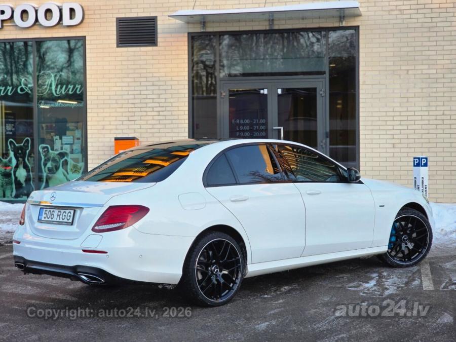Balts Mercedes-Benz E-Class 2017 Tallina, ar dzinēja tilpumu 2.00 L un nobraukumu 269 tūkst. km par 15990 €, foto 6 vietnē AUTOMOTO.COM.LV